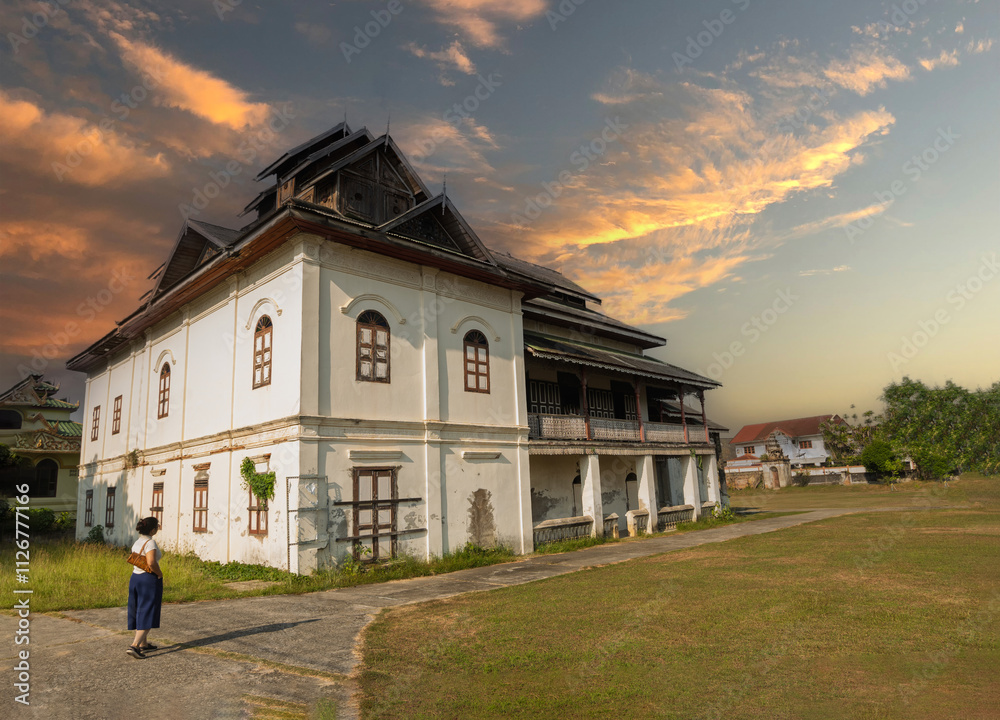 Burmese temple, Wat Chaiyamongkol (Jongkha), Wihan, an ancient temple ...