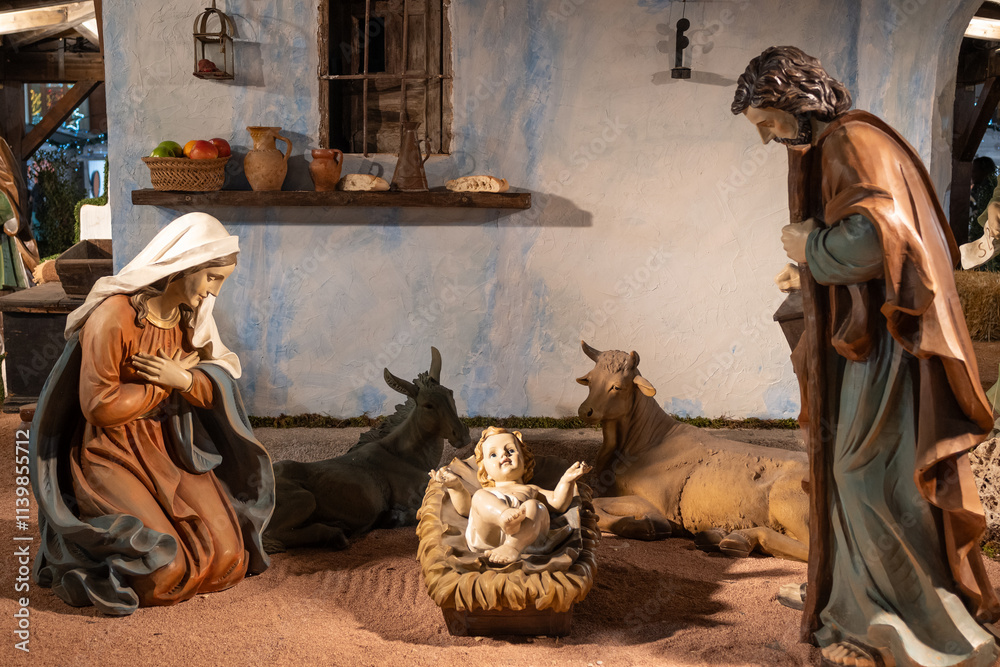 Poster Pesebre a tamaño natural con el niño Jesús, la virgen María y ...