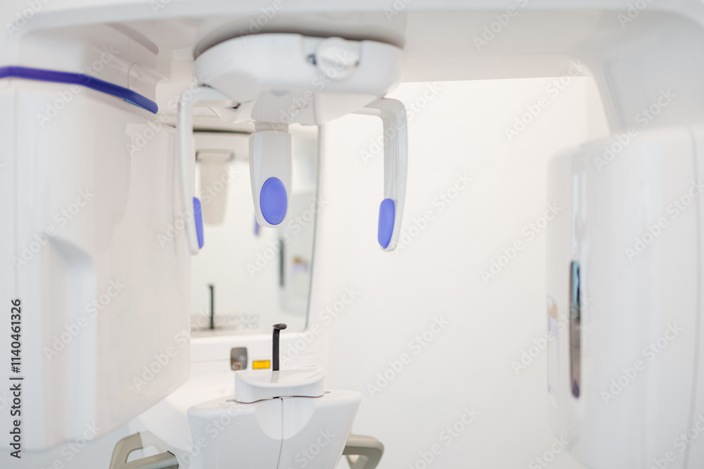 Dental orthopantomograph with adjustable support and sensors for ...