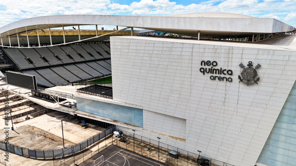 Visão aérea da fachada de entrada da Neo Química Arena em Itaquera, São ...