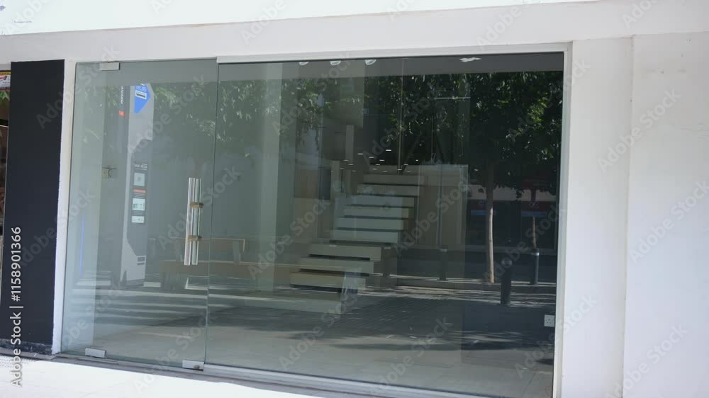 Economic challenges through empty and closed storefronts in downtown ...