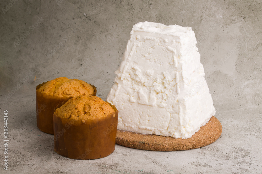 Poster set of cottage cheese and classic paskha on a light background ...