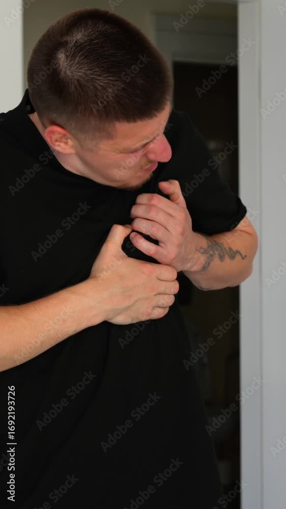 Chest pain and difficulty breathing during a panic attack. Heart attack ...