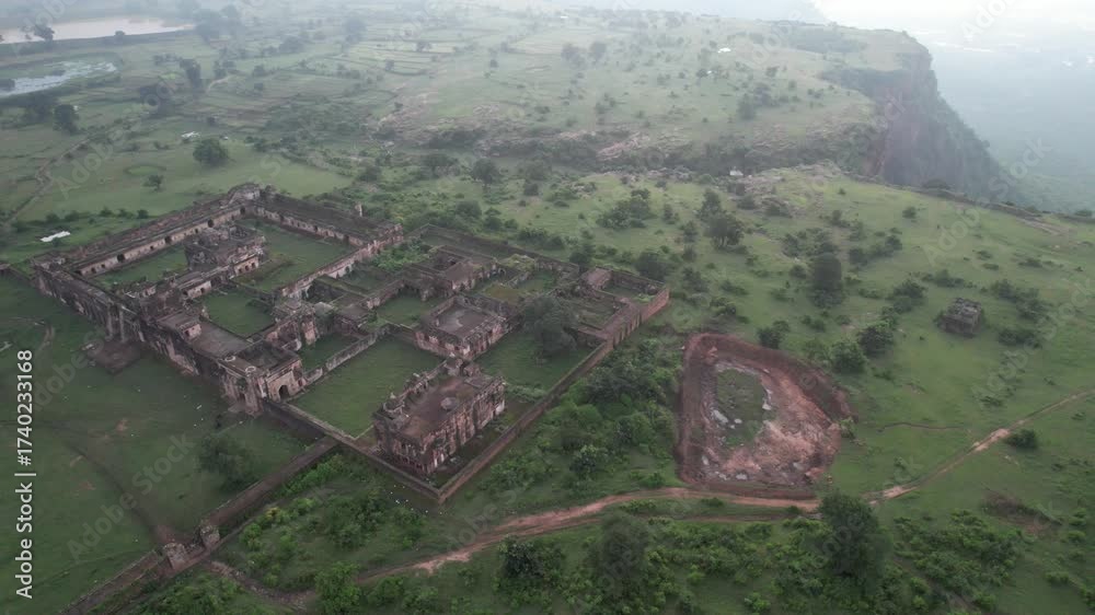 Vidéo Stock ohtasgarh Fort in Bihar’s Rohtas district is a massive hill ...