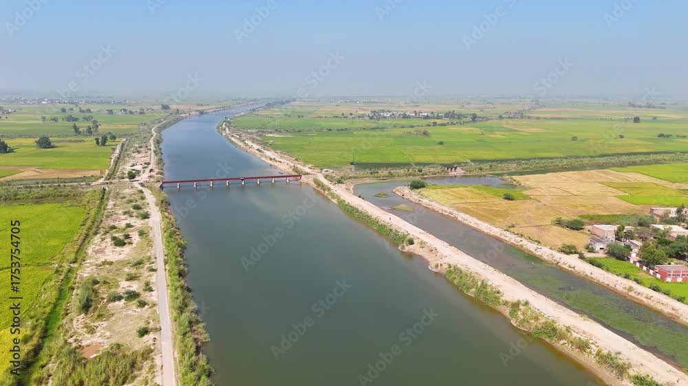 Vidéo Stock Marala-Ravi Link Canal, near Narang Mandi, Narowal, Punjab ...