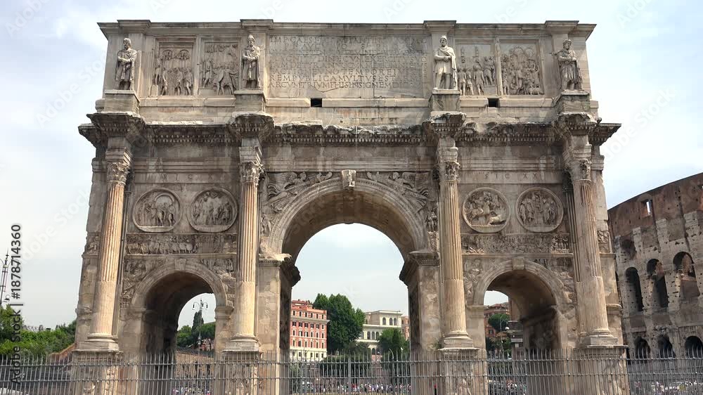 Arch of Constantine monumental triumphal gateway rises in Rome Italy ...
